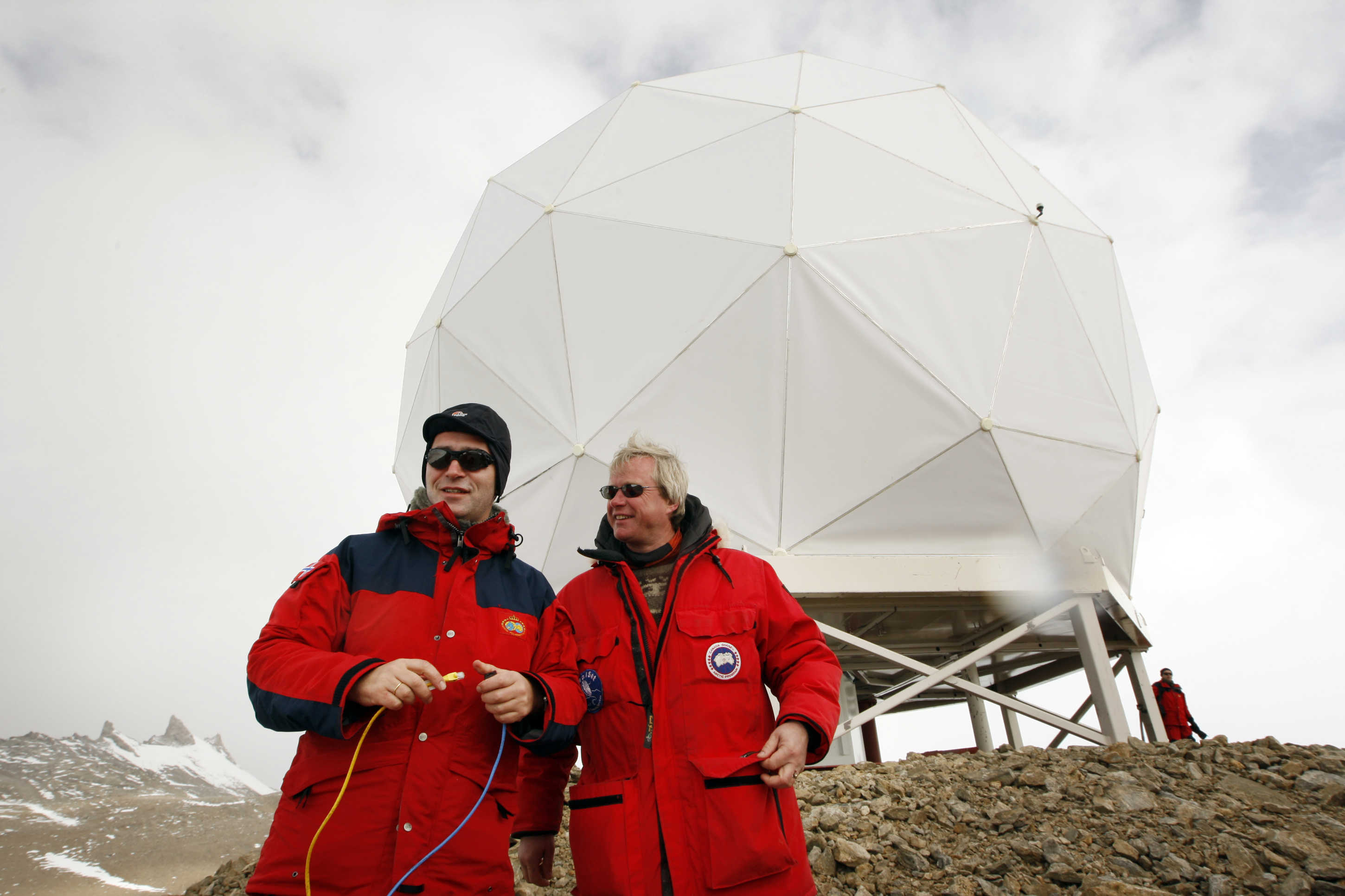 KSAT celebrating 15 years at Antarctic Troll station - KSAT - Kongsberg ...